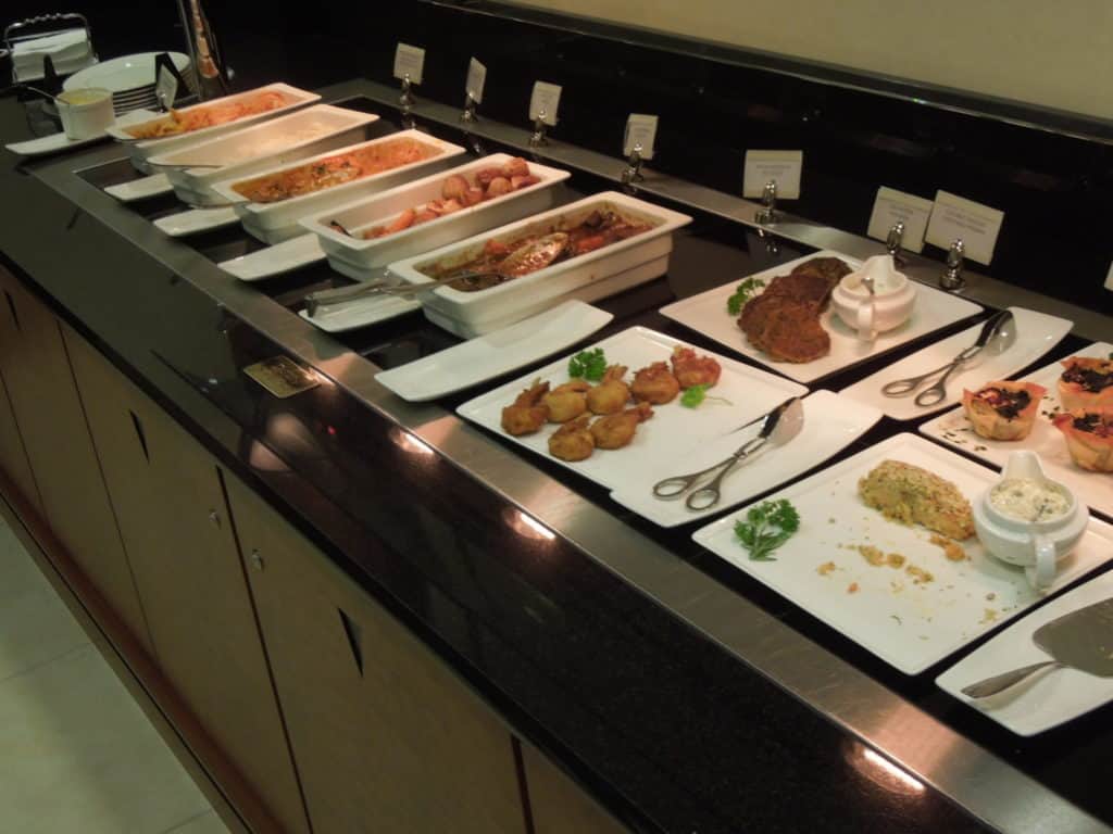 Emirates A380 First Class: Emirates Lounge Auckland - MileValue